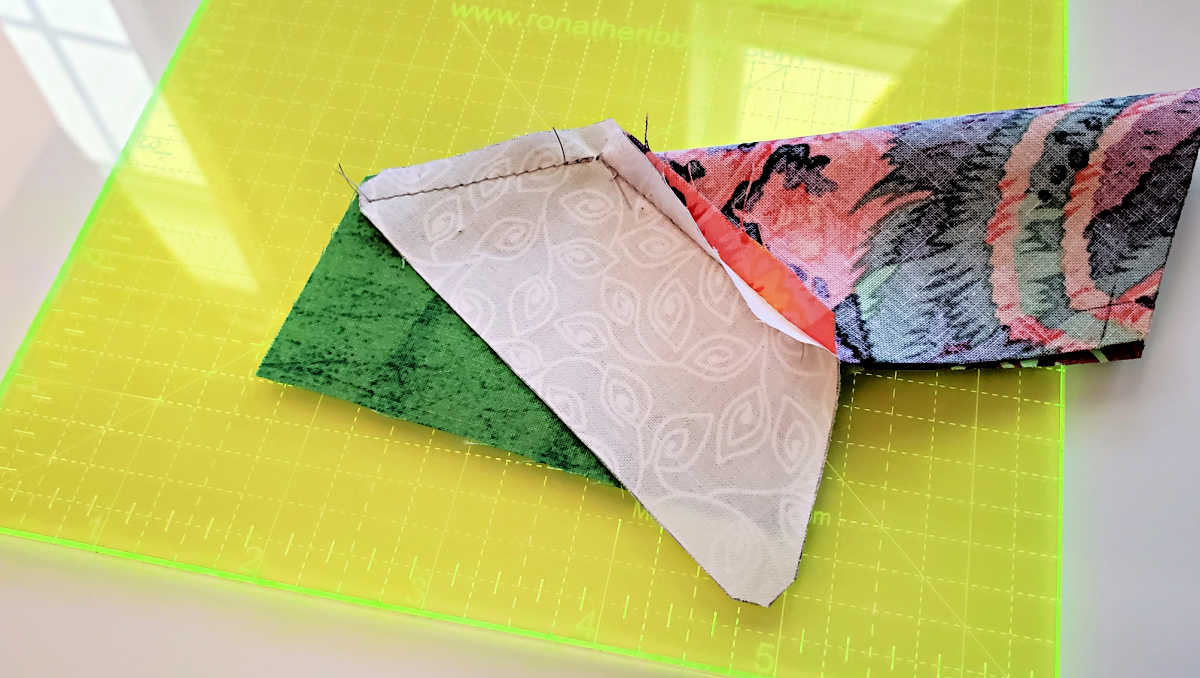 FREE Handwork Quilt Block Pattern | Rona the Ribbiter